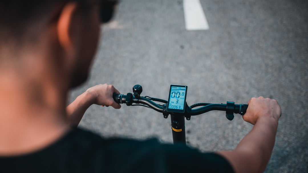 How Moped Scooter Display Works? - Varla Scooter